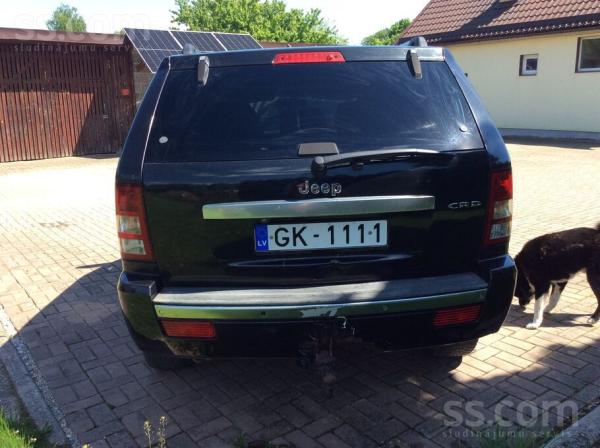 Black Jeep Grand Cherokee 2008 in Rezekne, with an engine capacity of 3.00 L and mileage of 302 thousand km for 5500 €, photo 4 on AUTOMOTO.COM.LV