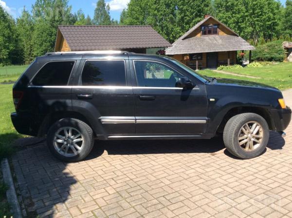 Black Jeep Grand Cherokee 2008 in Rezekne, with an engine capacity of 3.00 L and mileage of 302 thousand km for 5500 €, photo 6 on AUTOMOTO.COM.LV