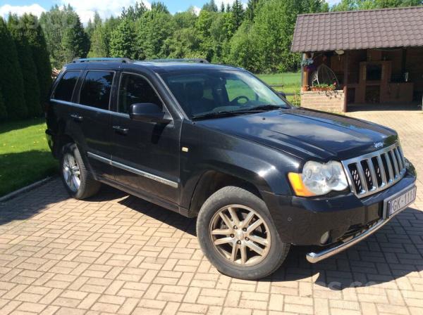 Black Jeep Grand Cherokee 2008 in Rezekne, with an engine capacity of 3.00 L and mileage of 302 thousand km for 5500 €, photo 7 on AUTOMOTO.COM.LV