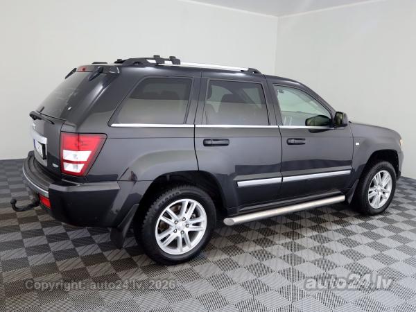 Black Jeep Grand Cherokee 2008 in Tallinn, with an engine capacity of 3.00 L and mileage of 254 thousand km for 5499 €, photo 3 on AUTOMOTO.COM.LV
