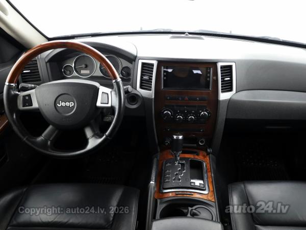 Black Jeep Grand Cherokee 2008 in Tallinn, with an engine capacity of 3.00 L and mileage of 254 thousand km for 5499 €, photo 5 on AUTOMOTO.COM.LV