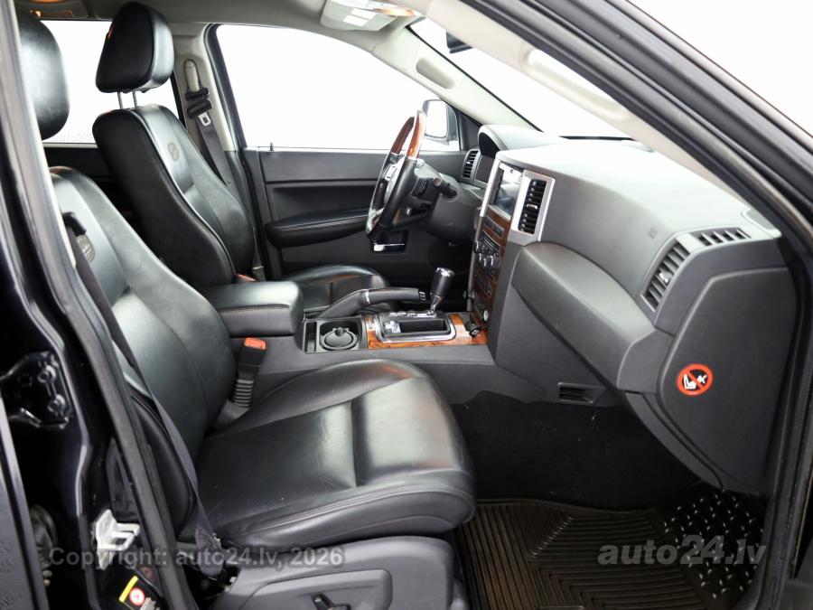 Melns Jeep Grand Cherokee 2008 Tallina, ar dzinēja tilpumu 3.00 L un nobraukumu 254 tūkst. km par 5499 €, foto 7 vietnē AUTOMOTO.COM.LV