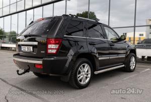 Black Jeep Grand Cherokee 2008 in Tallinn, with an engine capacity of 3.00 L and mileage of 254 thousand km for 6399 €, photo 5 on AUTOMOTO.COM.LV