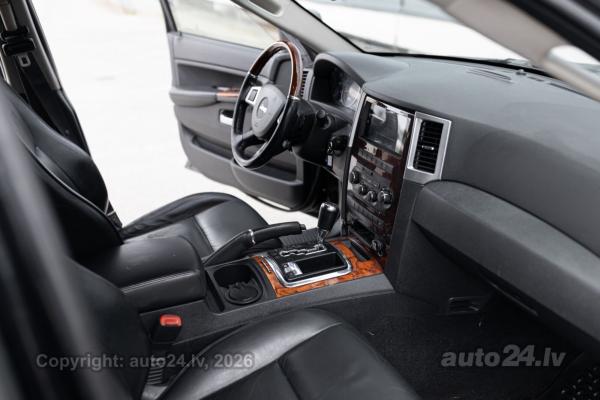 Melns Jeep Grand Cherokee 2008 Tallina, ar dzinēja tilpumu 3.00 L un nobraukumu 254 tūkst. km par 6399 €, foto 9 vietnē AUTOMOTO.COM.LV
