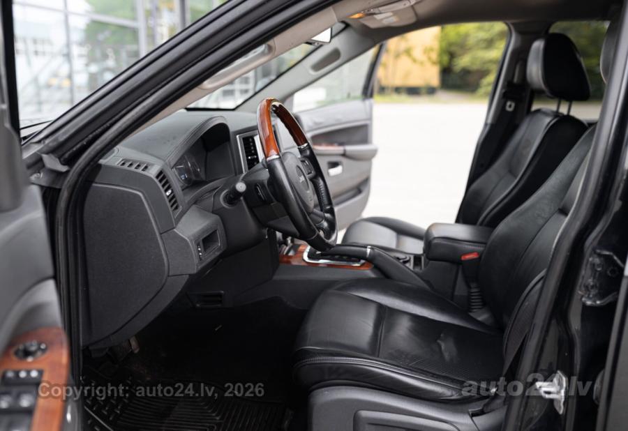 Black Jeep Grand Cherokee 2008 in Tallinn, with an engine capacity of 3.00 L and mileage of 254 thousand km for 6399 €, photo 12 on AUTOMOTO.COM.LV
