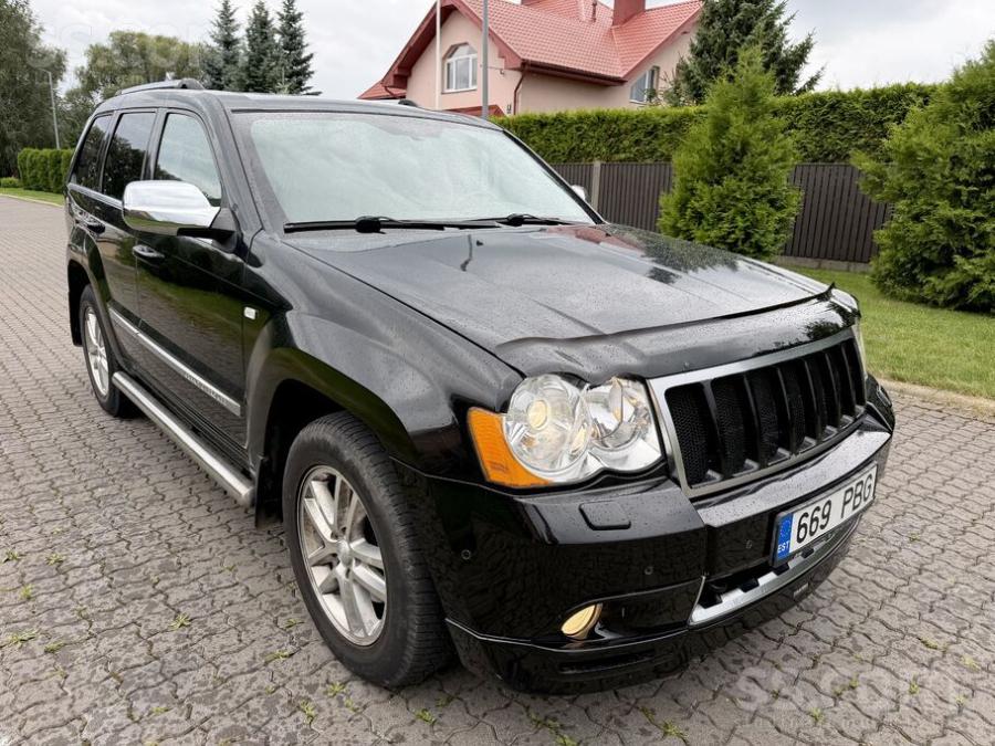 Black Jeep Grand Cherokee 2008 in Riga, with an engine capacity of 3.00 L and mileage of 258 thousand km for 5500 €, photo 4 on AUTOMOTO.COM.LV