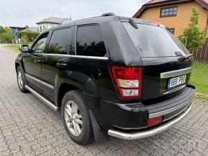 Black Jeep Grand Cherokee 2008 in Riga, with an engine capacity of 3.00 L and mileage of 258 thousand km for 5500 €, photo 7 on AUTOMOTO.COM.LV