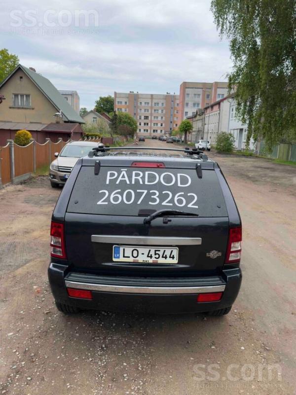 Black Jeep Grand Cherokee 2009 in Liepaja, with an engine capacity of 3.00 L and mileage of 332 thousand km for 5700 €, photo 7 on AUTOMOTO.COM.LV