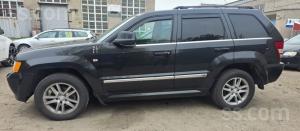 Black Jeep Grand Cherokee 2009 in Liepaja, with an engine capacity of 3.00 L and mileage of 384 thousand km for 4000 €, photo 3 on AUTOMOTO.COM.LV