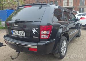 Black Jeep Grand Cherokee 2009 in Liepaja, with an engine capacity of 3.00 L and mileage of 384 thousand km for 4000 €, photo 4 on AUTOMOTO.COM.LV