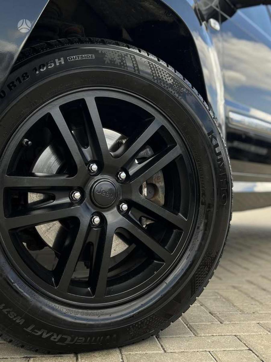 Melns Jeep Grand Cherokee 2010 Kauņa, ar dzinēja tilpumu 2.99 L un nobraukumu 292 tūkst. km par 6800 €, foto 3 vietnē AUTOMOTO.COM.LV