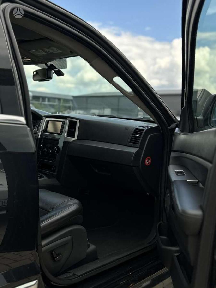 Melns Jeep Grand Cherokee 2010 Kauņa, ar dzinēja tilpumu 2.99 L un nobraukumu 292 tūkst. km par 6800 €, foto 33 vietnē AUTOMOTO.COM.LV
