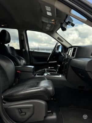 Melns Jeep Grand Cherokee 2010 Kauņa, ar dzinēja tilpumu 2.99 L un nobraukumu 292 tūkst. km par 6800 €, foto 35 vietnē AUTOMOTO.COM.LV