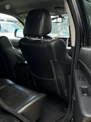 Melns Jeep Grand Cherokee 2010 Kauņa, ar dzinēja tilpumu 2.99 L un nobraukumu 292 tūkst. km par 6800 €, foto 37 vietnē AUTOMOTO.COM.LV