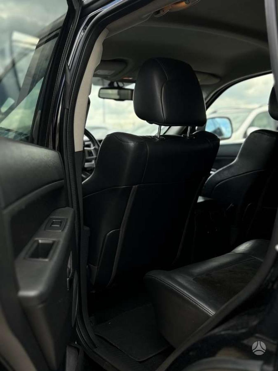 Melns Jeep Grand Cherokee 2010 Kauņa, ar dzinēja tilpumu 2.99 L un nobraukumu 292 tūkst. km par 6800 €, foto 41 vietnē AUTOMOTO.COM.LV