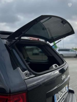 Melns Jeep Grand Cherokee 2010 Kauņa, ar dzinēja tilpumu 2.99 L un nobraukumu 292 tūkst. km par 6800 €, foto 42 vietnē AUTOMOTO.COM.LV