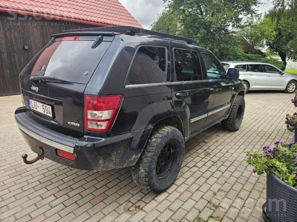 Jeep Grand Cherokee 2010 Liepāja vietnē Melns Jeep Grand Cherokee 2010 Liepāja, ar dzinēja tilpumu 3.00 L un nobraukumu 370 tūkst. km par 3800 €, foto 4 vietnē AUTOMOTO.COM.LV