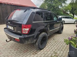 Melns Jeep Grand Cherokee 2010 Liepāja, ar dzinēja tilpumu 3.00 L un nobraukumu 370 tūkst. km par 3800 €, foto 4 vietnē AUTOMOTO.COM.LV