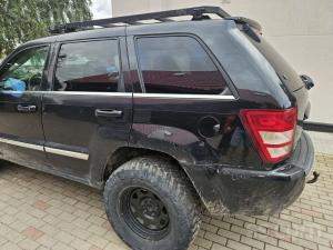 Melns Jeep Grand Cherokee 2010 Liepāja, ar dzinēja tilpumu 3.00 L un nobraukumu 370 tūkst. km par 3800 €, foto 6 vietnē AUTOMOTO.COM.LV