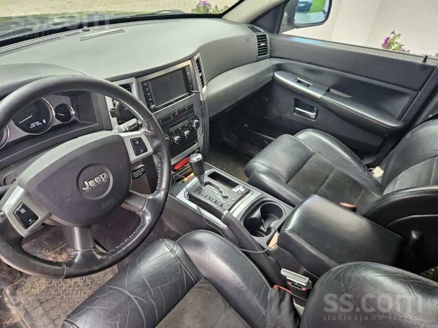 Melns Jeep Grand Cherokee 2010 Liepāja, ar dzinēja tilpumu 3.00 L un nobraukumu 370 tūkst. km par 3800 €, foto 7 vietnē AUTOMOTO.COM.LV