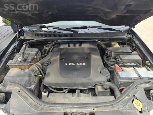 Black Jeep Grand Cherokee 2010 in Liepaja, with an engine capacity of 3.00 L and mileage of 370 thousand km for 3800 €, photo 9 on AUTOMOTO.COM.LV