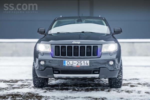 Melns Jeep Grand Cherokee 2011 Rīga, ar dzinēja tilpumu 3.00 L un nobraukumu 338 tūkst. km par 10990 €, foto 2 vietnē AUTOMOTO.COM.LV