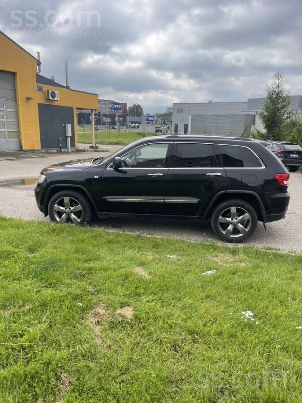 Melns Jeep Grand Cherokee 2011 Rēzekne, ar dzinēja tilpumu 3.00 L un nobraukumu 271 tūkst. km par 8000 €, foto 5 vietnē AUTOMOTO.COM.LV