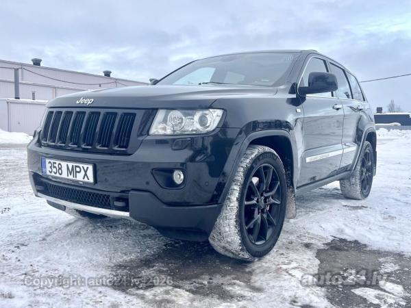 Black Jeep Grand Cherokee 2011 in Tallinn, with an engine capacity of 3.00 L and mileage of 188 thousand km for 10500 €, photo 1 on AUTOMOTO.COM.LV