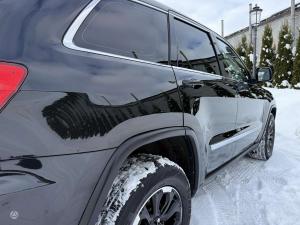 Black Jeep Grand Cherokee 2011 in Siauliai, with an engine capacity of 2.99 L and mileage of 233 thousand km for 10950 €, photo 18 on AUTOMOTO.COM.LV