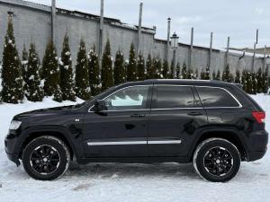 Black Jeep Grand Cherokee 2011 in Siauliai, with an engine capacity of 2.99 L and mileage of 233 thousand km for 10950 €, photo 5 on AUTOMOTO.COM.LV