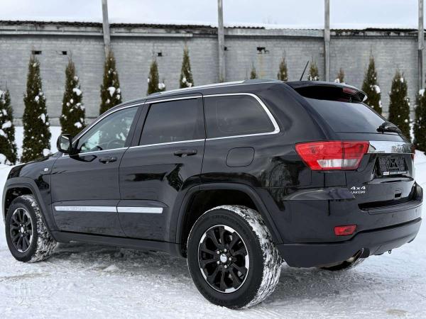 Black Jeep Grand Cherokee 2011 in Siauliai, with an engine capacity of 2.99 L and mileage of 233 thousand km for 10950 €, photo 7 on AUTOMOTO.COM.LV