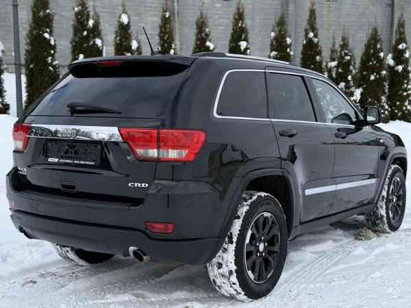 Black Jeep Grand Cherokee 2011 in Siauliai, with an engine capacity of 2.99 L and mileage of 233 thousand km for 10950 €, photo 10 on AUTOMOTO.COM.LV
