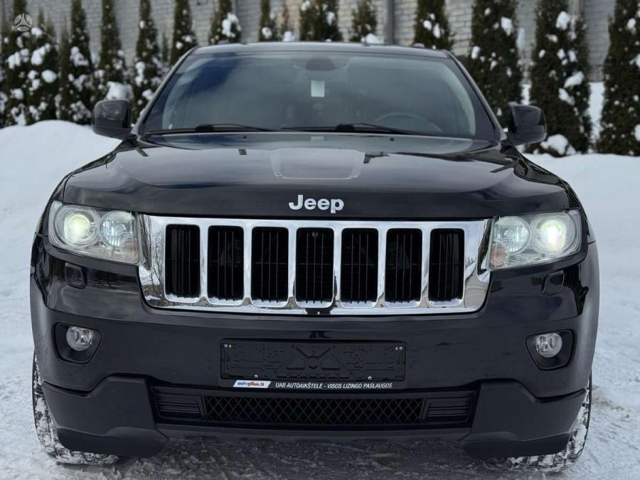 Black Jeep Grand Cherokee 2011 in Siauliai, with an engine capacity of 2.99 L and mileage of 233 thousand km for 10950 €, photo 12 on AUTOMOTO.COM.LV