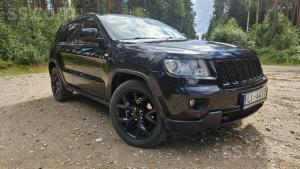 Melns Jeep Grand Cherokee 2011 Jelgava, ar dzinēja tilpumu 3.00 L un nobraukumu 302 tūkst. km par 7800 €, foto  vietnē AUTOMOTO.COM.LV