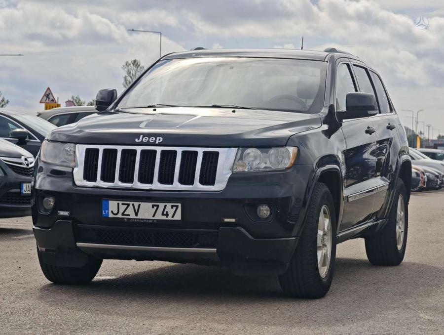 Black Jeep Grand Cherokee 2011 in Vilnius, with an engine capacity of 3.60 L and mileage of 392 thousand km for 7900 €, photo 6 on AUTOMOTO.COM.LV