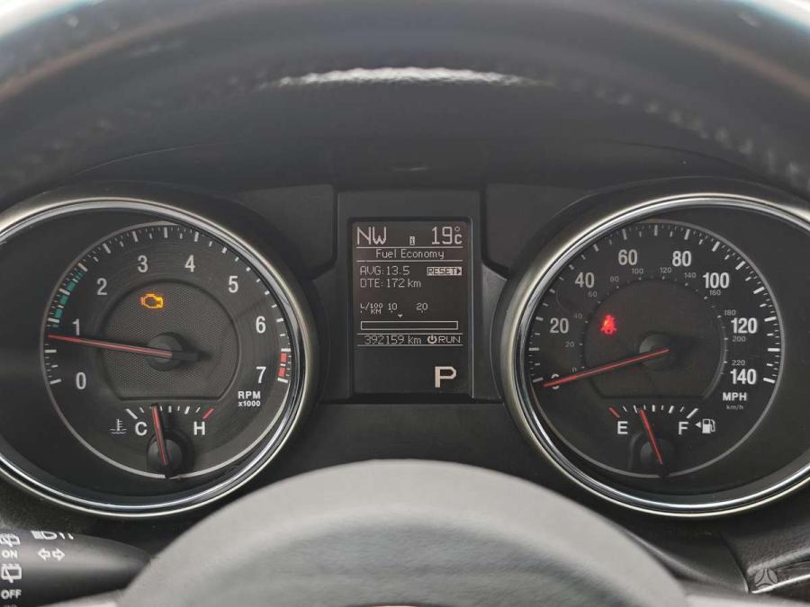 Black Jeep Grand Cherokee 2011 in Vilnius, with an engine capacity of 3.60 L and mileage of 392 thousand km for 7900 €, photo 12 on AUTOMOTO.COM.LV
