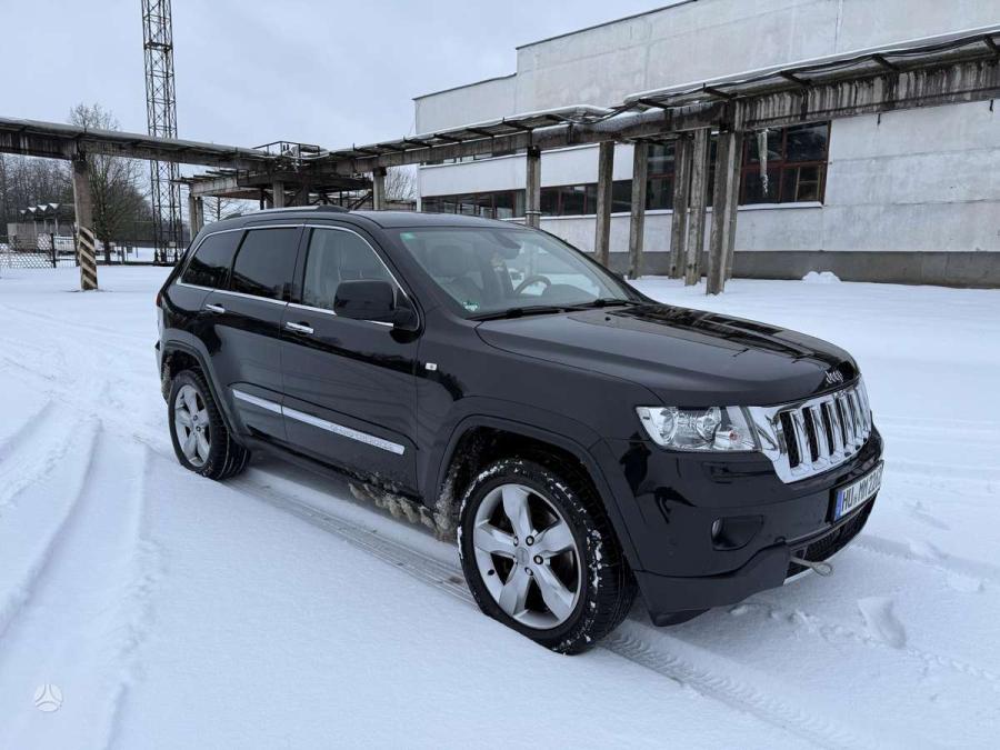 Black Jeep Grand Cherokee 2012 in Kupiskis, with an engine capacity of 2.99 L and mileage of 254 thousand km for 4850 €, photo 10 on AUTOMOTO.COM.LV