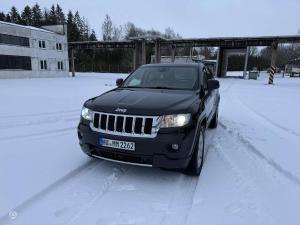 Black Jeep Grand Cherokee 2012 in Kupiskis, with an engine capacity of 2.99 L and mileage of 254 thousand km for 4850 €, photo 14 on AUTOMOTO.COM.LV