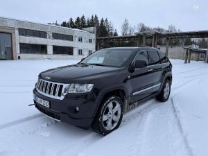 Black Jeep Grand Cherokee 2012 in Kupiskis, with an engine capacity of 2.99 L and mileage of 254 thousand km for 4400 €, photo 4 on AUTOMOTO.COM.LV
