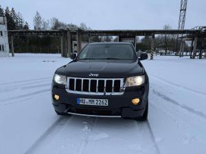 Black Jeep Grand Cherokee 2012 in Kupiskis, with an engine capacity of 2.99 L and mileage of 254 thousand km for 4400 €, photo 14 on AUTOMOTO.COM.LV