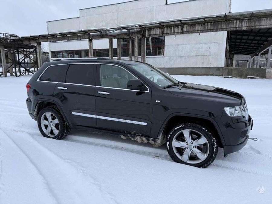Melns Jeep Grand Cherokee 2012 Kupiškis, ar dzinēja tilpumu 2.99 L un nobraukumu 254 tūkst. km par 4350 €, foto 7 vietnē AUTOMOTO.COM.LV
