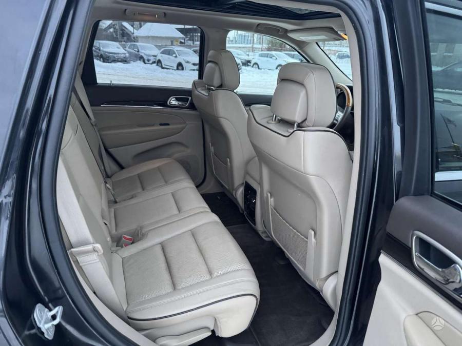 Melns Jeep Grand Cherokee 2012 Telšiai, ar dzinēja tilpumu 2.99 L un nobraukumu 237 tūkst. km par 7999 €, foto 26 vietnē AUTOMOTO.COM.LV