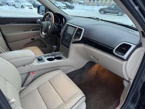 Melns Jeep Grand Cherokee 2012 Telšiai, ar dzinēja tilpumu 2.99 L un nobraukumu 237 tūkst. km par 7999 €, foto 28 vietnē AUTOMOTO.COM.LV