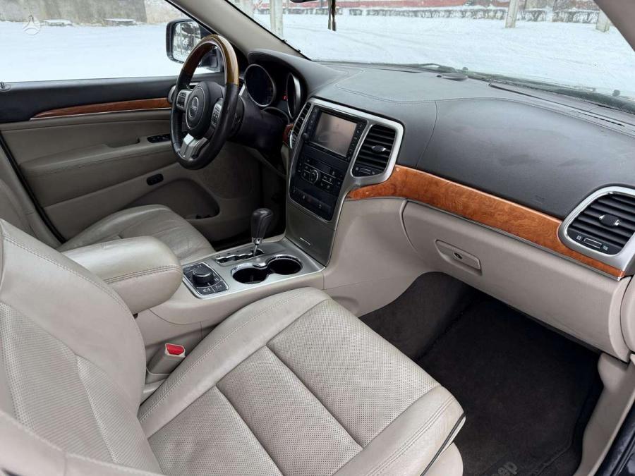 Melns Jeep Grand Cherokee 2012 Kupiškis, ar dzinēja tilpumu 2.99 L un nobraukumu 254 tūkst. km par 3950 €, foto 22 vietnē AUTOMOTO.COM.LV