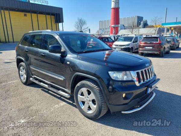 Black Jeep Grand Cherokee 2012 in Tallinn, with an engine capacity of 3.00 L and mileage of 425 thousand km for 7999 €, photo 6 on AUTOMOTO.COM.LV