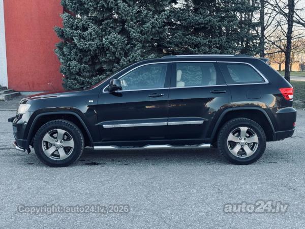 Melns Jeep Grand Cherokee 2012 Tallina, ar dzinēja tilpumu 3.00 L un nobraukumu 399 tūkst. km par 6650 €, foto 2 vietnē AUTOMOTO.COM.LV