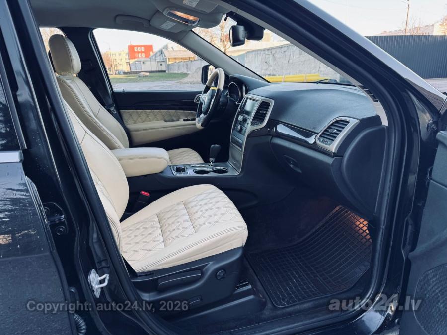 Melns Jeep Grand Cherokee 2012 Tallina, ar dzinēja tilpumu 3.00 L un nobraukumu 399 tūkst. km par 6650 €, foto 13 vietnē AUTOMOTO.COM.LV