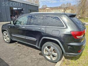Melns Jeep Grand Cherokee 2012 Liepāja, ar dzinēja tilpumu 3.00 L un nobraukumu 400 tūkst. km par 5950 €, foto 3 vietnē AUTOMOTO.COM.LV