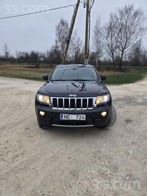 Black Jeep Grand Cherokee 2012 in Riga, with an engine capacity of 3.00 L and mileage of 318 thousand km for 9500 €, photo  on AUTOMOTO.COM.LV