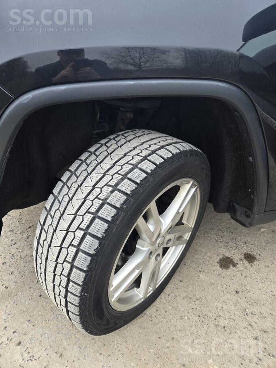 Black Jeep Grand Cherokee 2012 in Riga, with an engine capacity of 3.00 L and mileage of 318 thousand km for 9500 €, photo 9 on AUTOMOTO.COM.LV